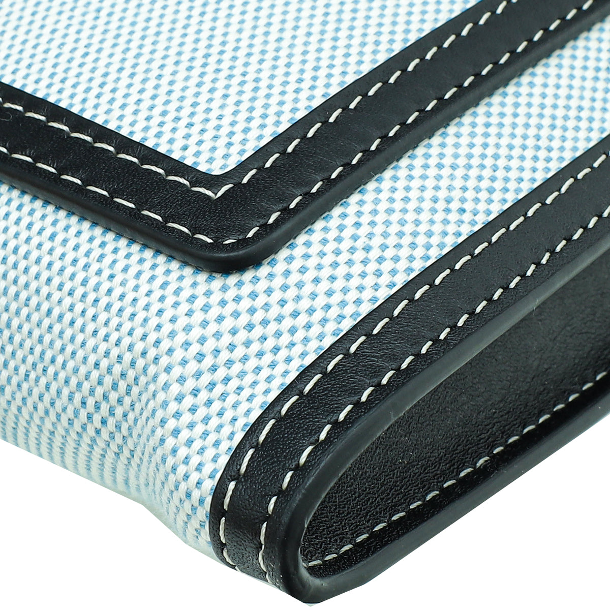 Burberry Bicolor Pocket Foldover Clutch Bag – THE CLOSET
