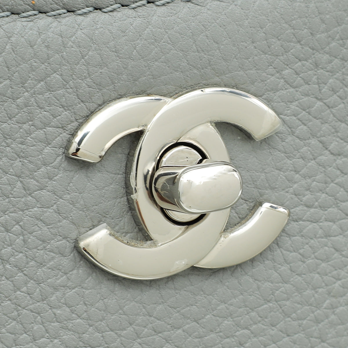 Chanel Gris Neo Executive Shopping Bag – THE CLOSET