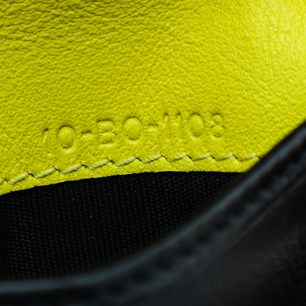 Christian Dior Bicolor X Kaws Bees Bifold Wallet – THE CLOSET