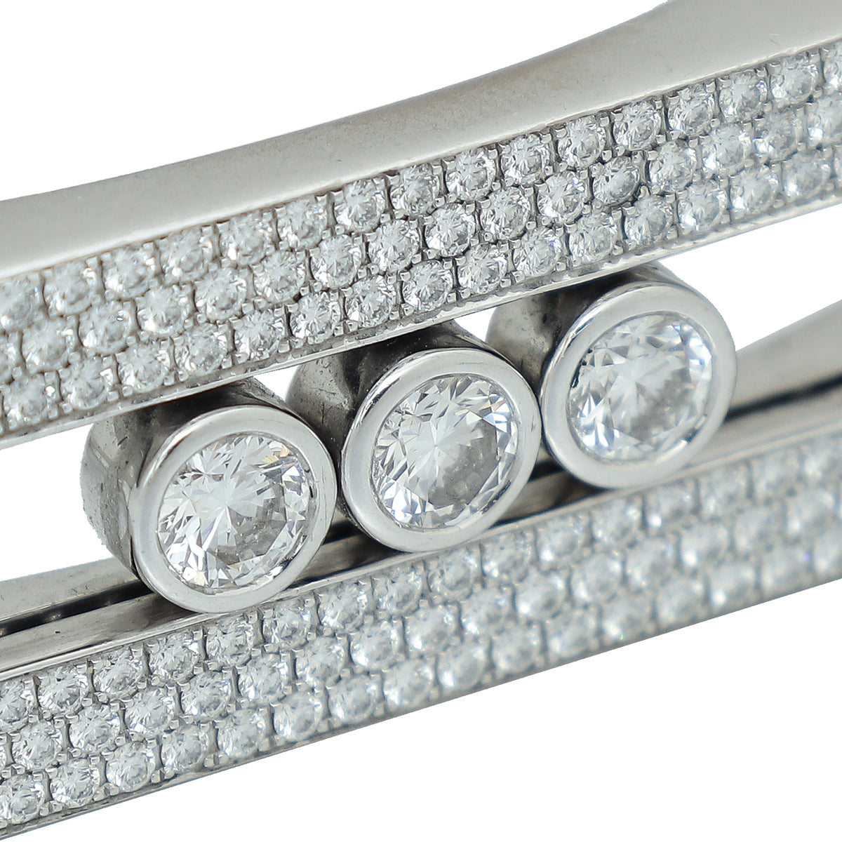 Messika 18K White Gold Move Pei Pavé Cuff Diamond Bracelet – THE CLOSET