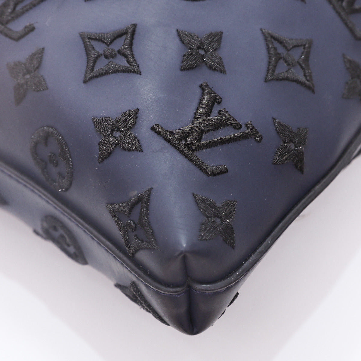 Louis Vuitton Bicolor Addiction Lock It MM Bag – THE CLOSET